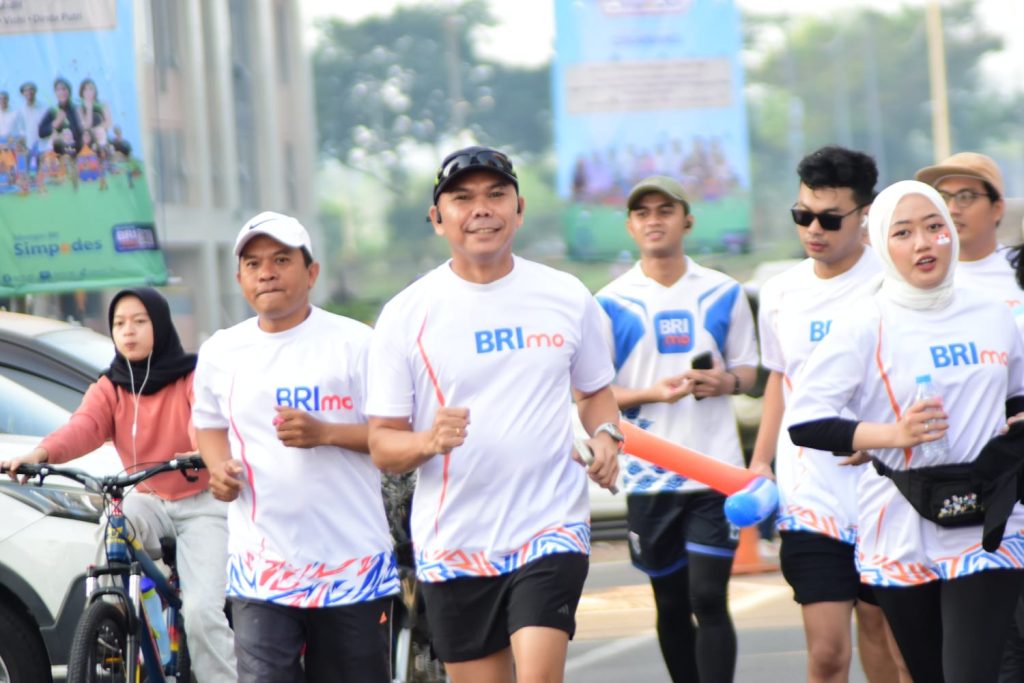 BRI Cikarang Perkenalkan Aplikasi BRImo di Car Free Day Bekasi BRI Cikarang Perkenalkan Aplikasi BRImo di Car Free Day Bekasi