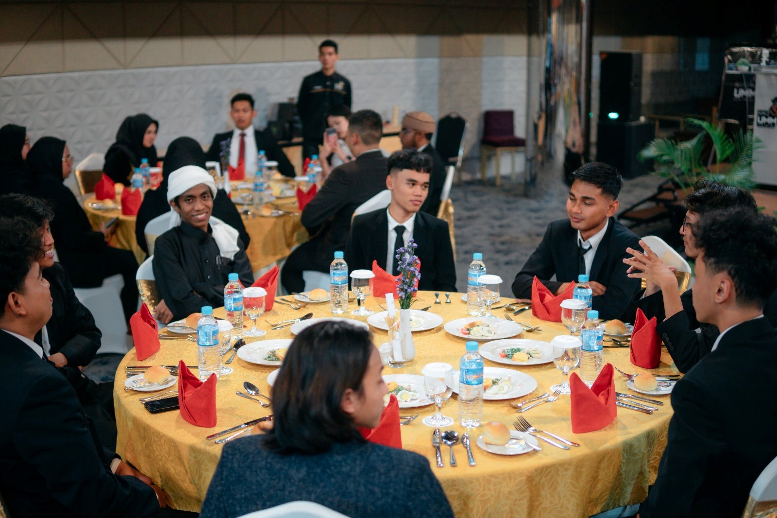 Mahasiswa Prodi HI UMM Pelajari Etiket Jamuan Makan Melalui Short ...