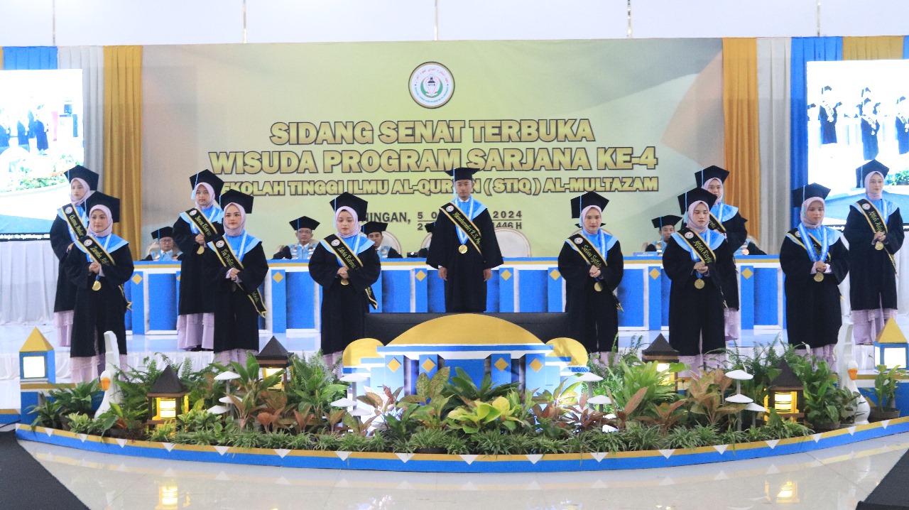 Penuh Haru, 11 Wisudawan STIQ Al-Multazam Terima Sanad Al-Quran 30 Juz